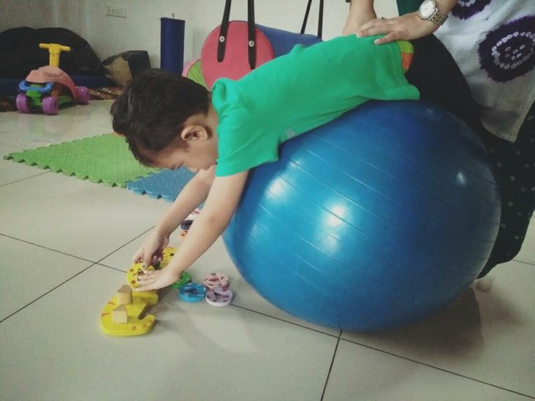 The Therapy Ball – How Do OT’s Use It For Sensory Integration? - Playstreet